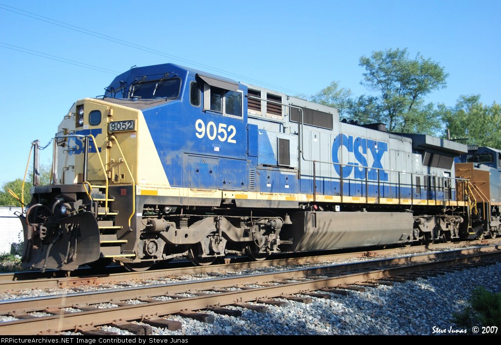 CSX 9052 Q201